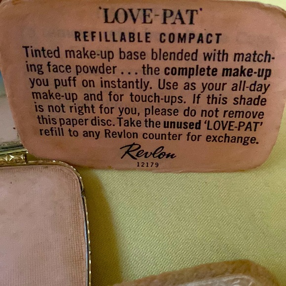 REVLON VINTAGE | Other | Vintage Revlon Pressed Powder Compact Powder ...